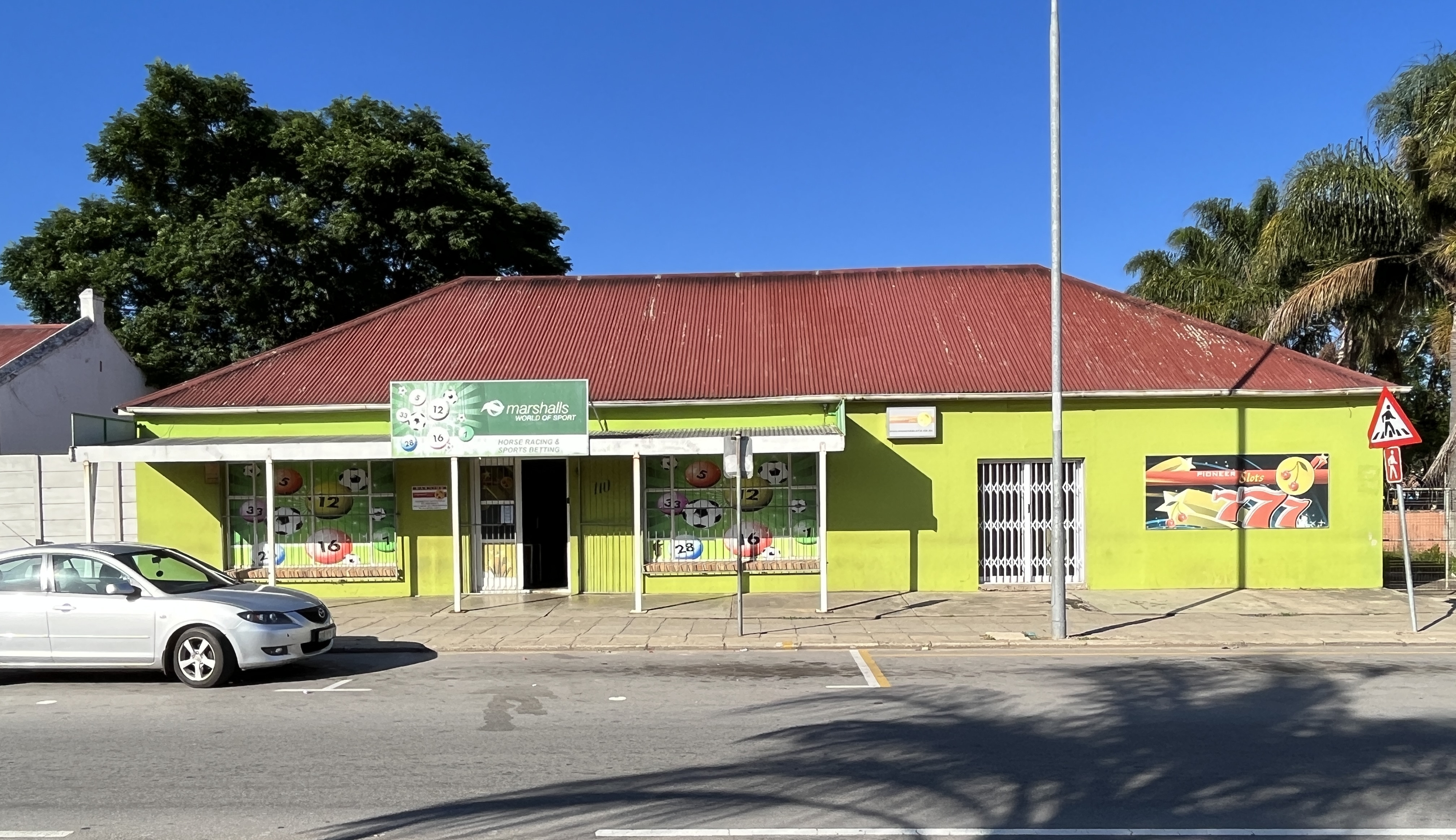 High Exposure Commercial Building in Uitenhage Central, Eastern Cape